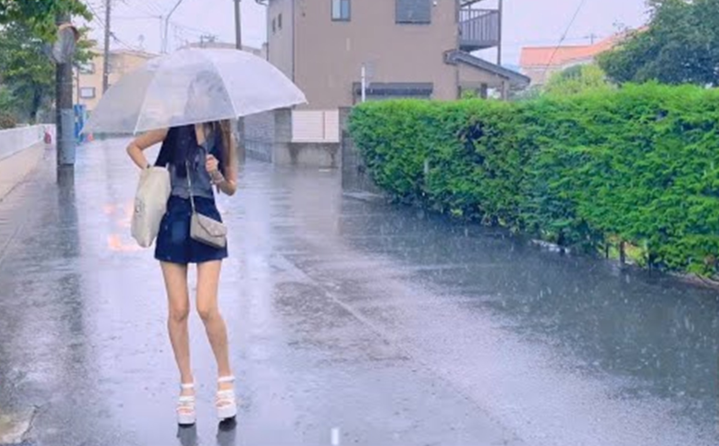 DZIEWCZYNA Z PARASOLKĄ – MAREK MULARCZYK